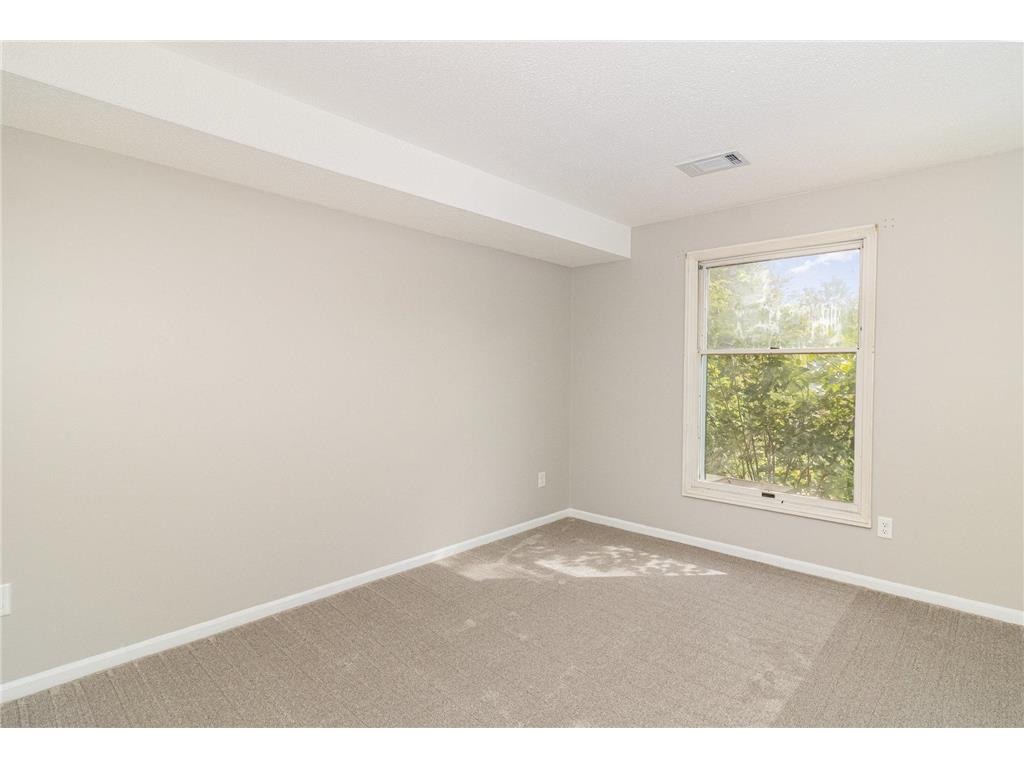1345 Crestridge Lane #102, Eagan, MN, 55123 | MLS: 6796443 | Edina Realty