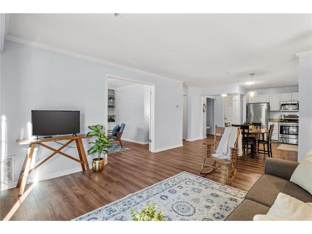 1350 Douglas Drive N #105, Golden Valley, MN, 55422 | MLS: 6646813 ...