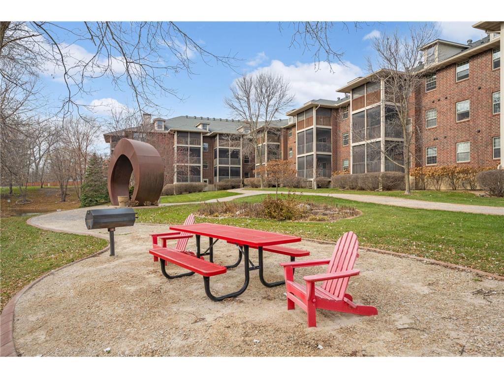 1350 Douglas Drive N #213, Golden Valley, MN, 55422 | MLS: 6460602 ...