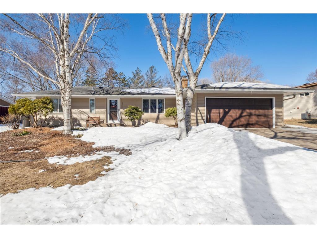 13565 Findlay Avenue, Apple Valley, MN, 55124 | MLS: 6350031 | Edina Realty