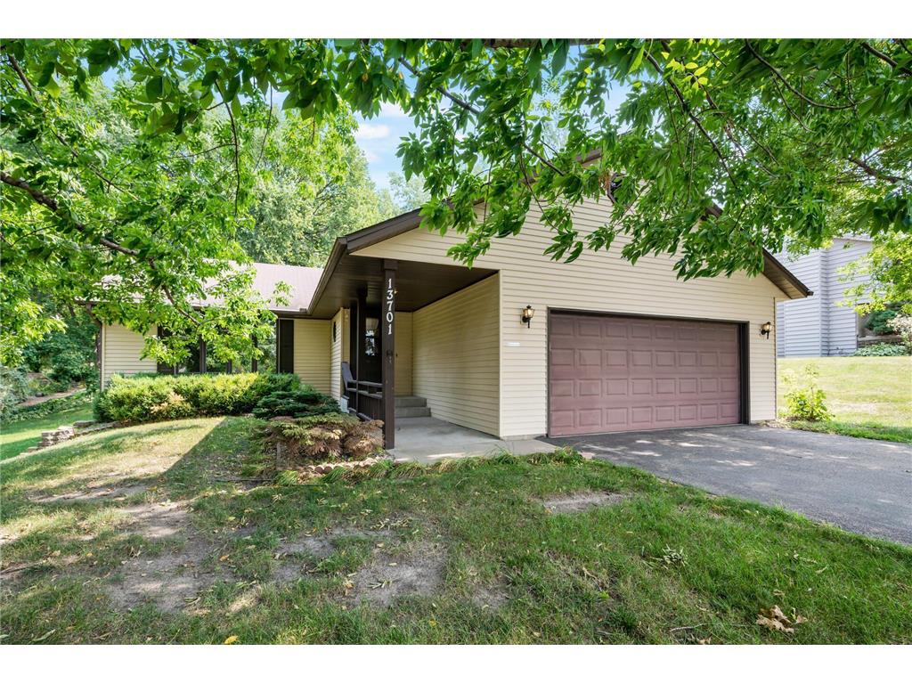 13701 Judicial Road, Burnsville, MN, 55337 | MLS: 6417947 | Edina Realty