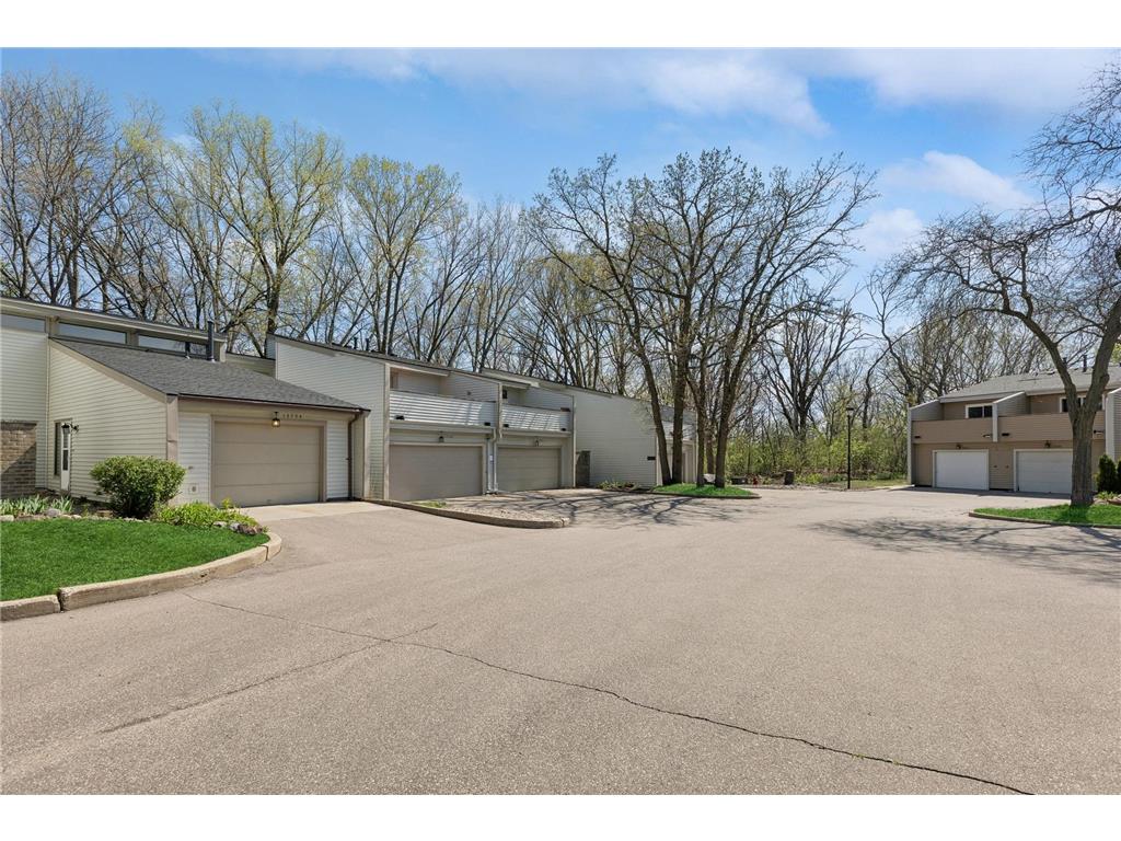 13794 Heywood Court, Apple Valley, MN, 55124 | MLS: 6523369 | Edina Realty
