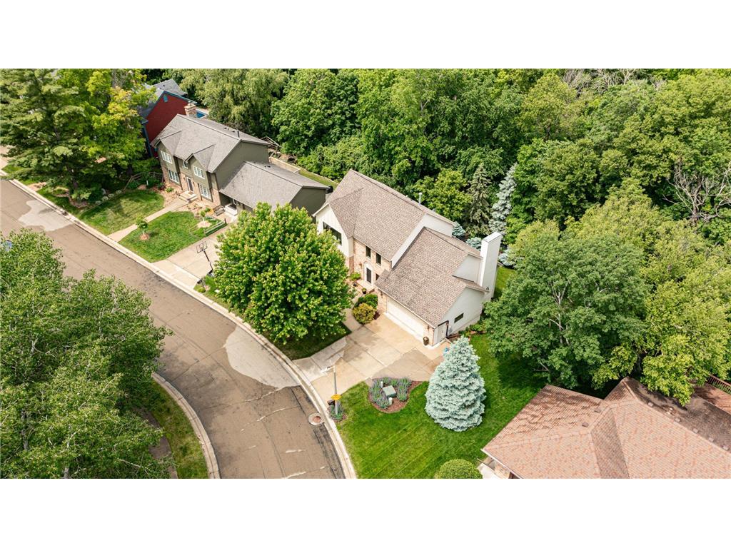 1380 Woodland Drive SW, Rochester, MN, 55902 | MLS: 6545971 | Edina Realty