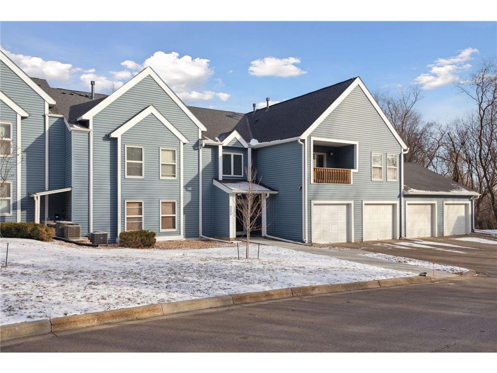 1381 Berry Ridge Road #605, Eagan, MN, 55123 | MLS: 6476812 | Edina Realty