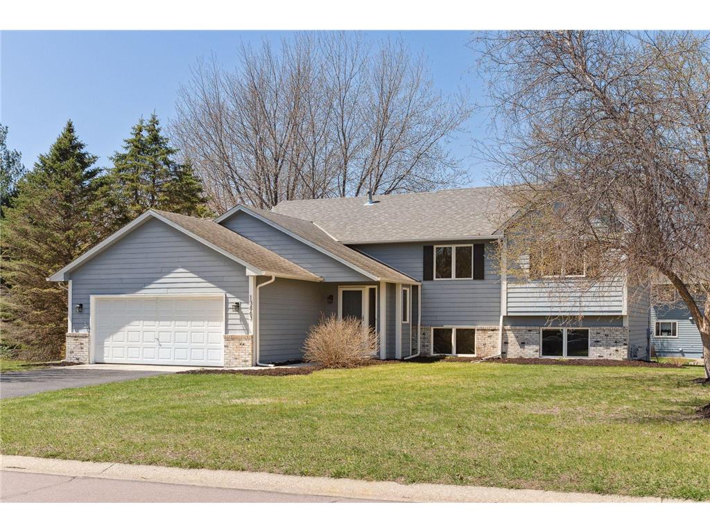 13863 Dublin Road, Apple Valley, MN, 55124 | MLS: 6365287 | Edina Realty