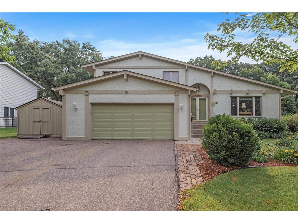 14045 Sundial Court, Eden Prairie, MN, 55346 | MLS: 6410288 | Edina Realty