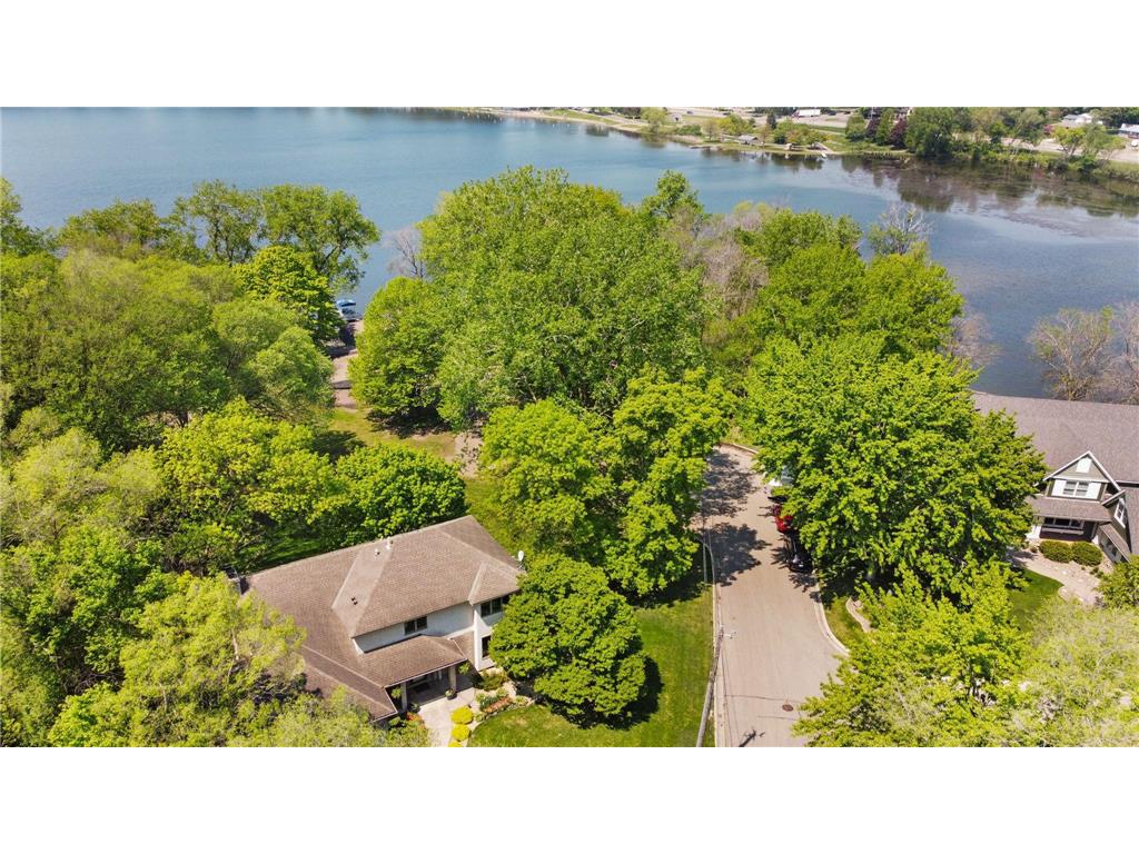 1405 Kingsview Lane N, Plymouth, MN, 55447 | MLS: 6579183 | Edina Realty