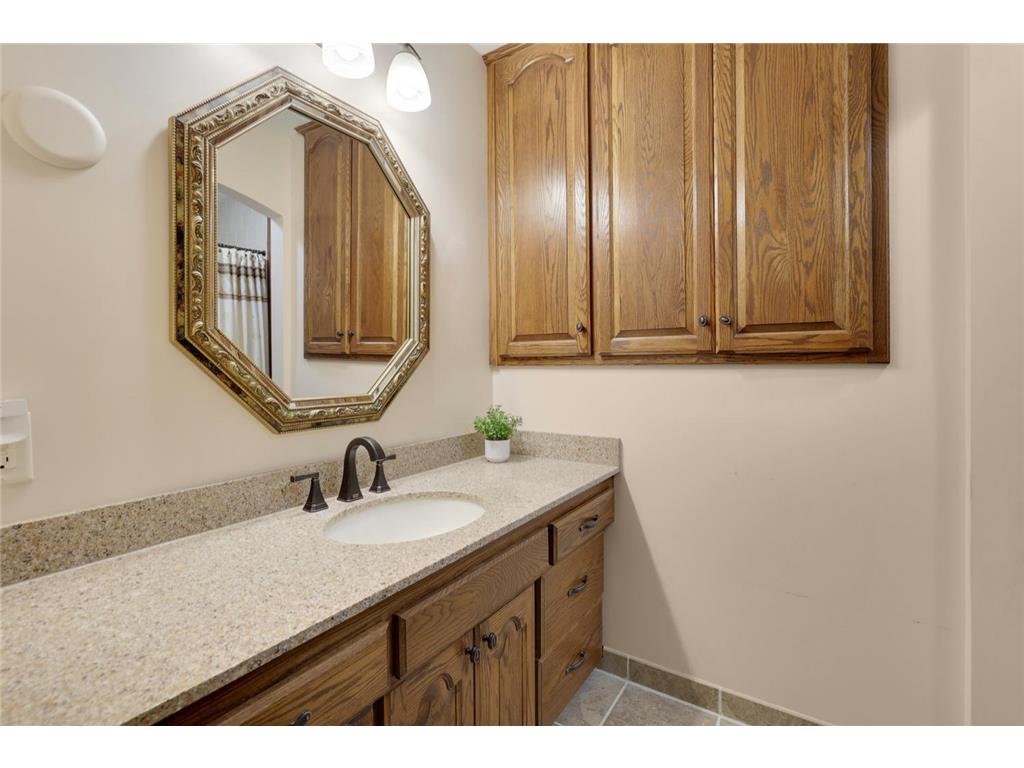 14101 Garden View Court, Apple Valley, MN, 55124 | MLS: 7009396 | Edina ...