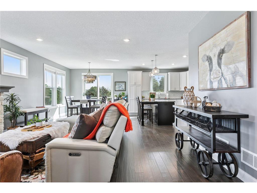 1418 Bluff Border Road, New Richmond, WI, 54017 | MLS: 6768673 | Edina ...