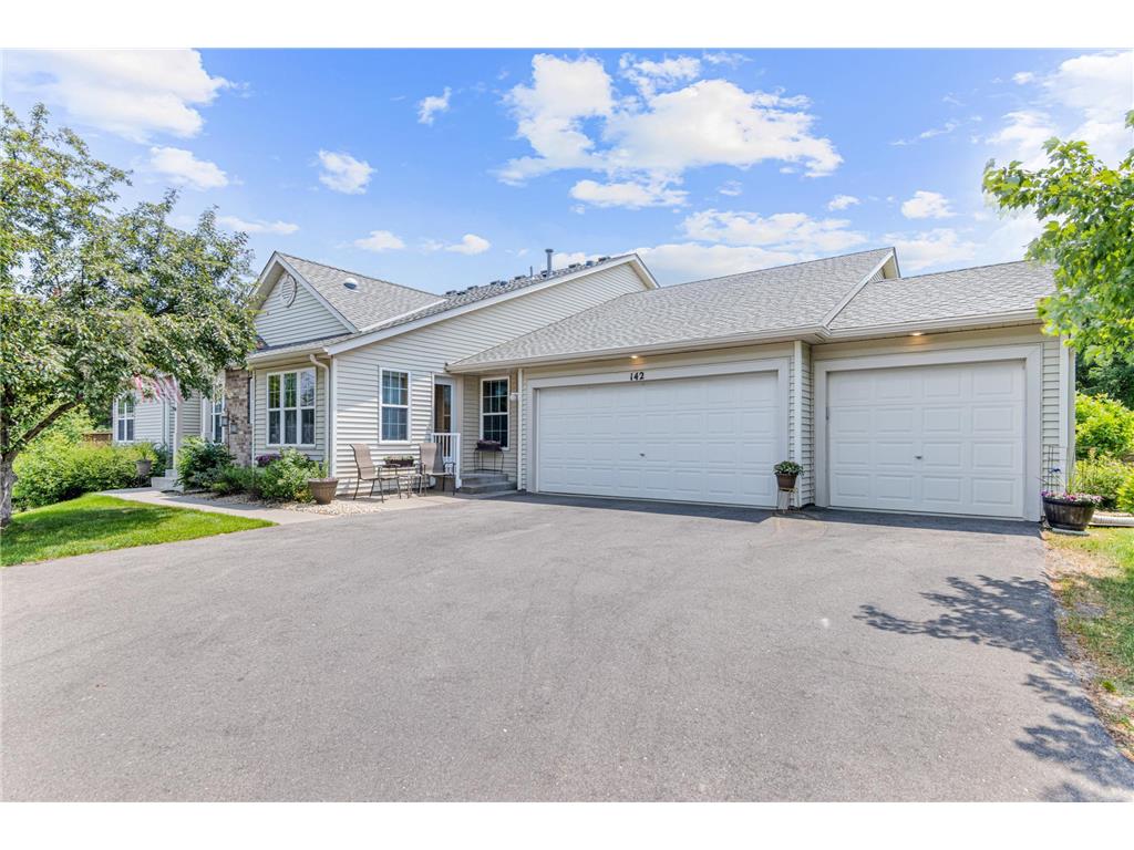 142 Wedgewood Drive, Mahtomedi, MN, 55115 | MLS: 6401018 | Edina Realty