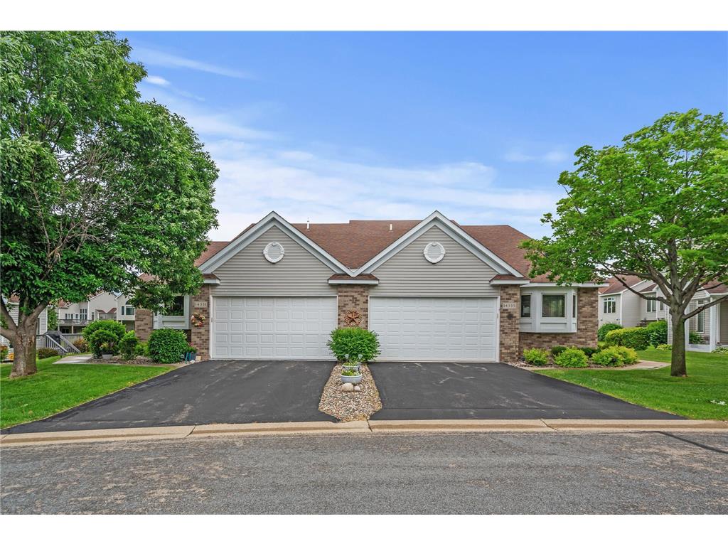14335 Peninsula Point Drive, Savage, MN, 55378 | MLS: 6547449 | Edina ...