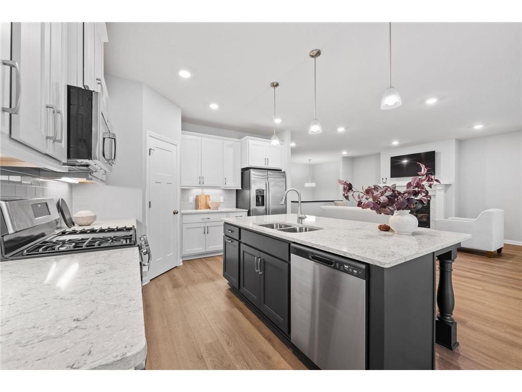 14366 Kingsview Lane N, Dayton, MN, 55327 | MLS: 7002948 | Edina Realty