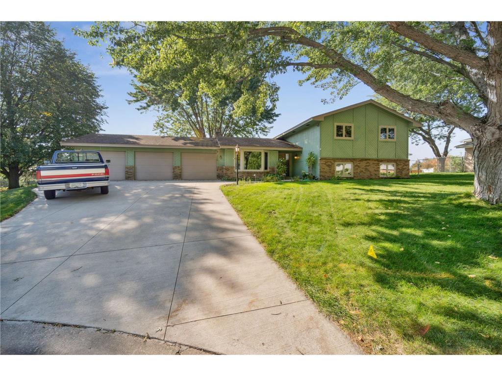 14486 Upper Guthrie Court, Apple Valley, MN, 55124 | MLS: 6424500 ...