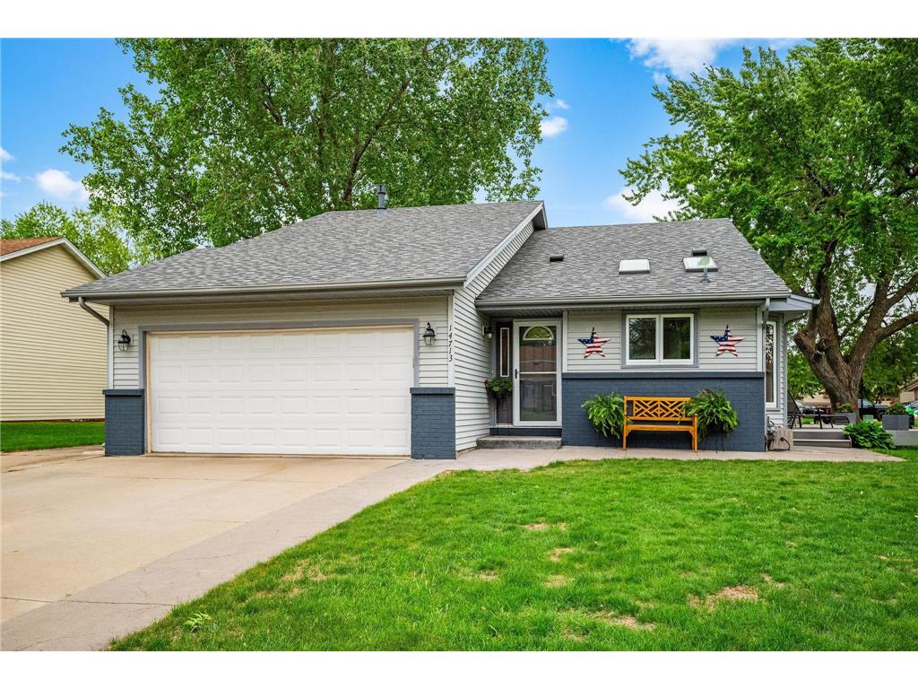 14713 Westcliffe Drive, Burnsville, MN, 55306 | MLS: 6722567 | Edina Realty