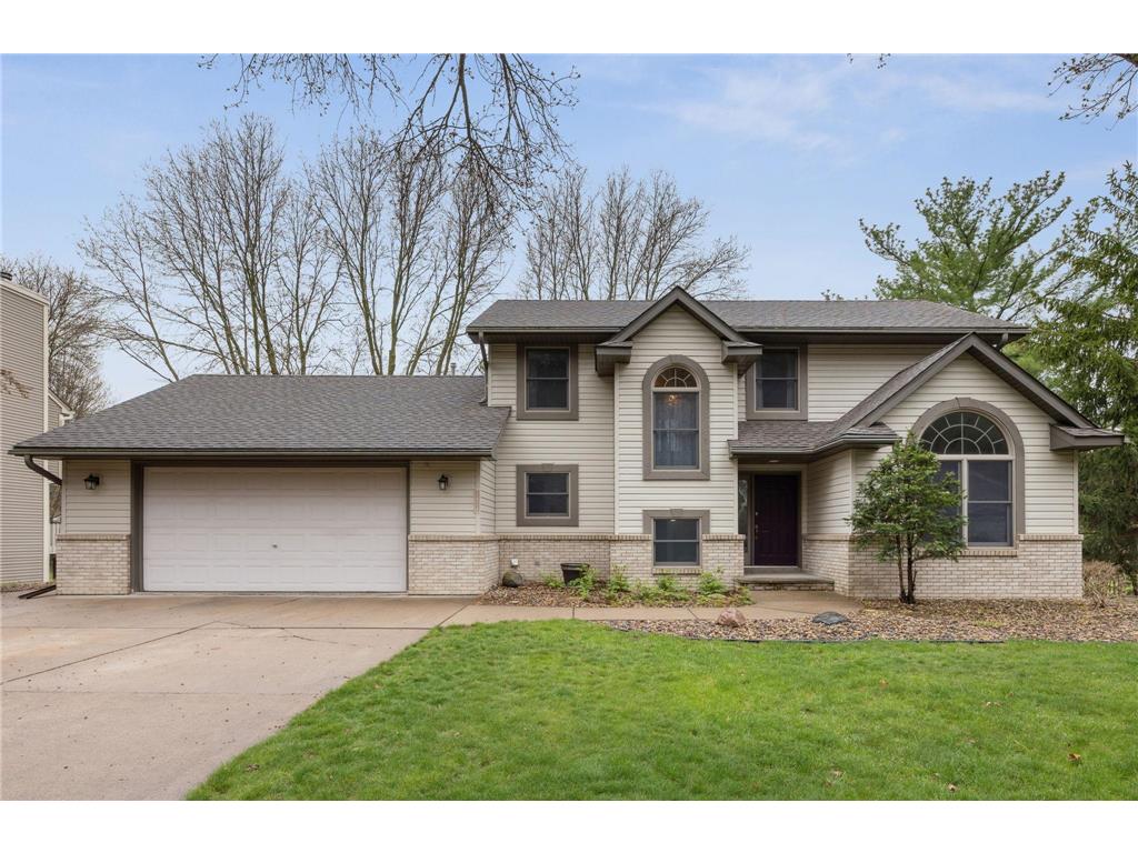 1474 Golf View Drive, River Falls, WI, 54022 | MLS: 6528042 | Edina Realty