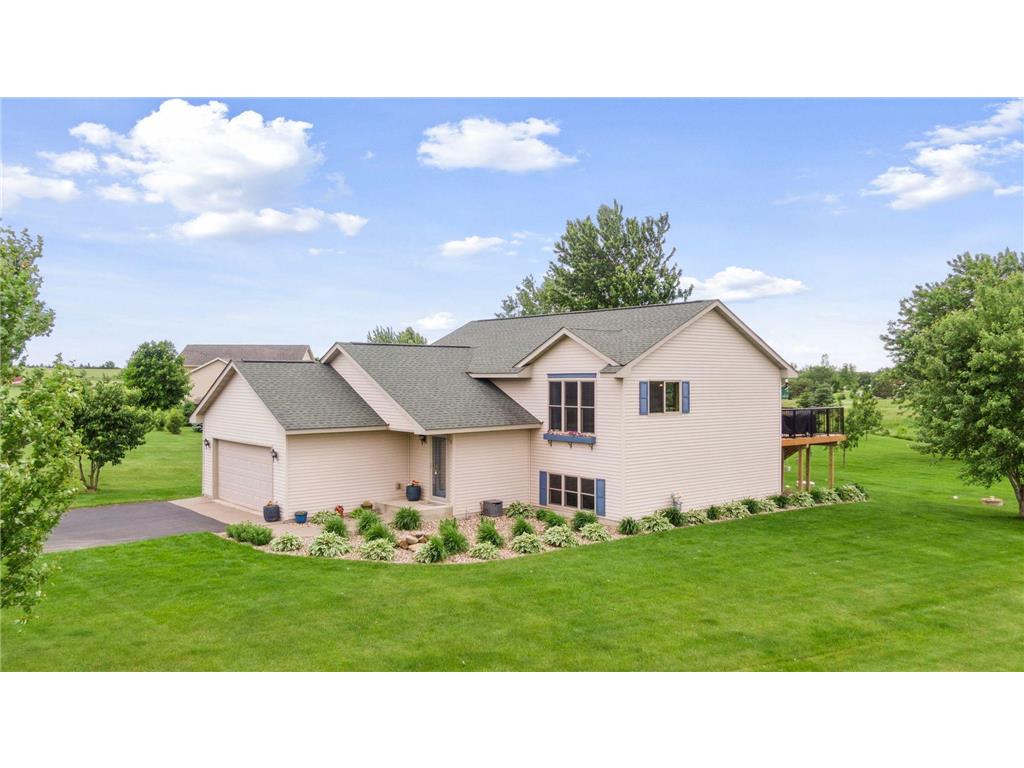 1476 142nd Street, New Richmond, WI, 54017 | MLS: 6509581 | Edina Realty