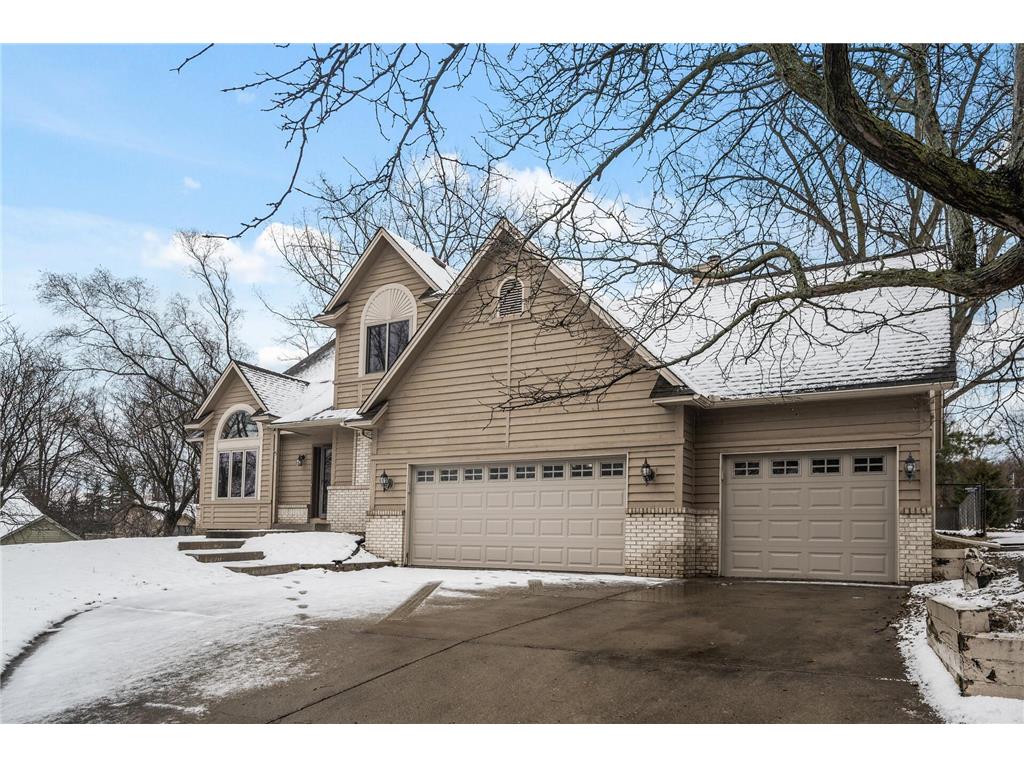 14901 Crystal Lake Road W, Burnsville, MN, 55306 | MLS: 6696896 | Edina ...