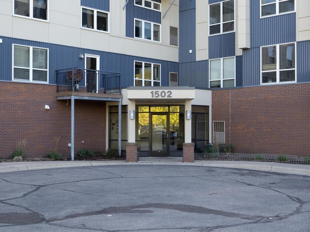 1502 5th Street N #205, Hopkins, MN, 55305 | MLS: 6475791 | Edina Realty