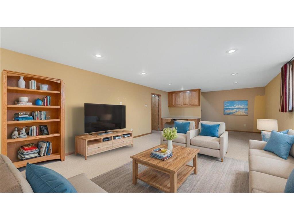 1502 Armstrong Circle NW, Alexandria, MN, 56308 | MLS: 7002373 | Edina ...