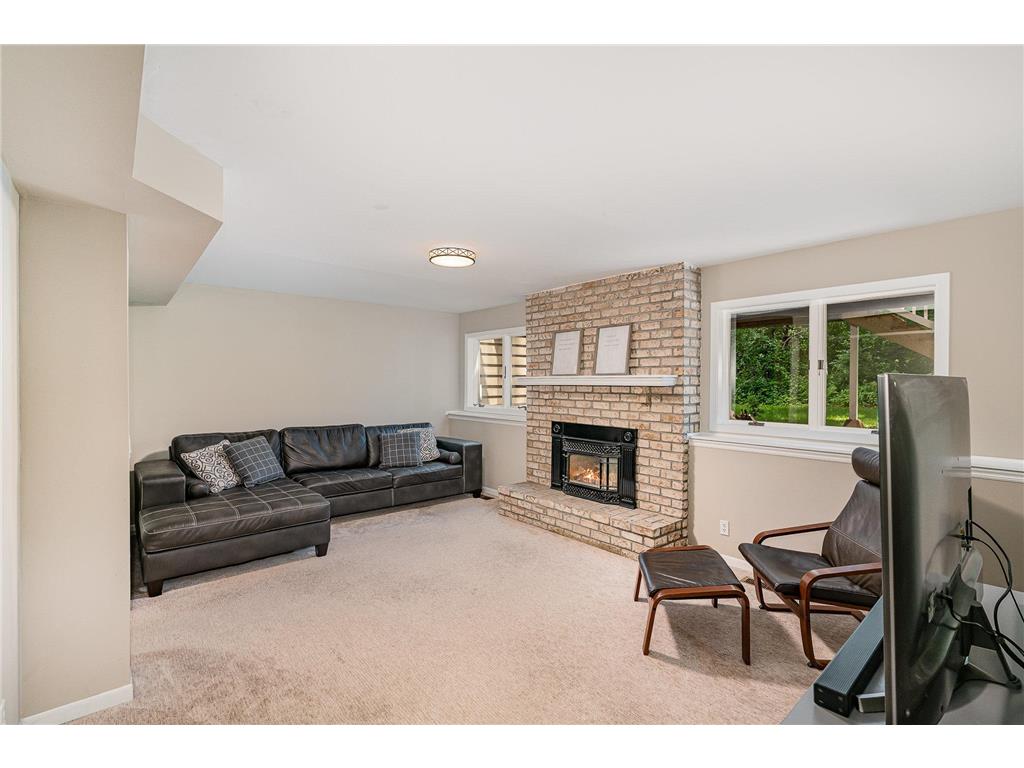153 Wildwood Bay Drive, Mahtomedi, MN, 55115 | MLS: 6747127 | Edina Realty