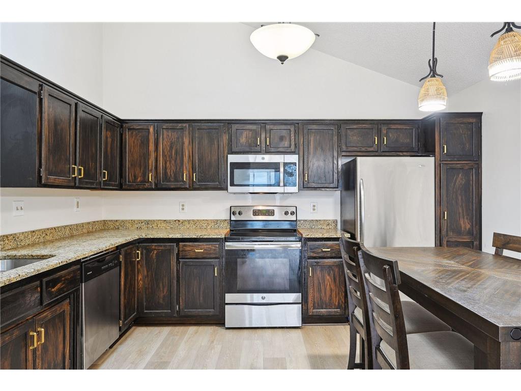 15331 95th Avenue N, Maple Grove, MN, 55369 | MLS: 6613281 | Edina Realty