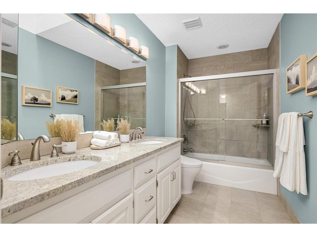 15395 Highland Bluff, Minnetonka, MN, 55345 | MLS: 6807377 | Edina Realty