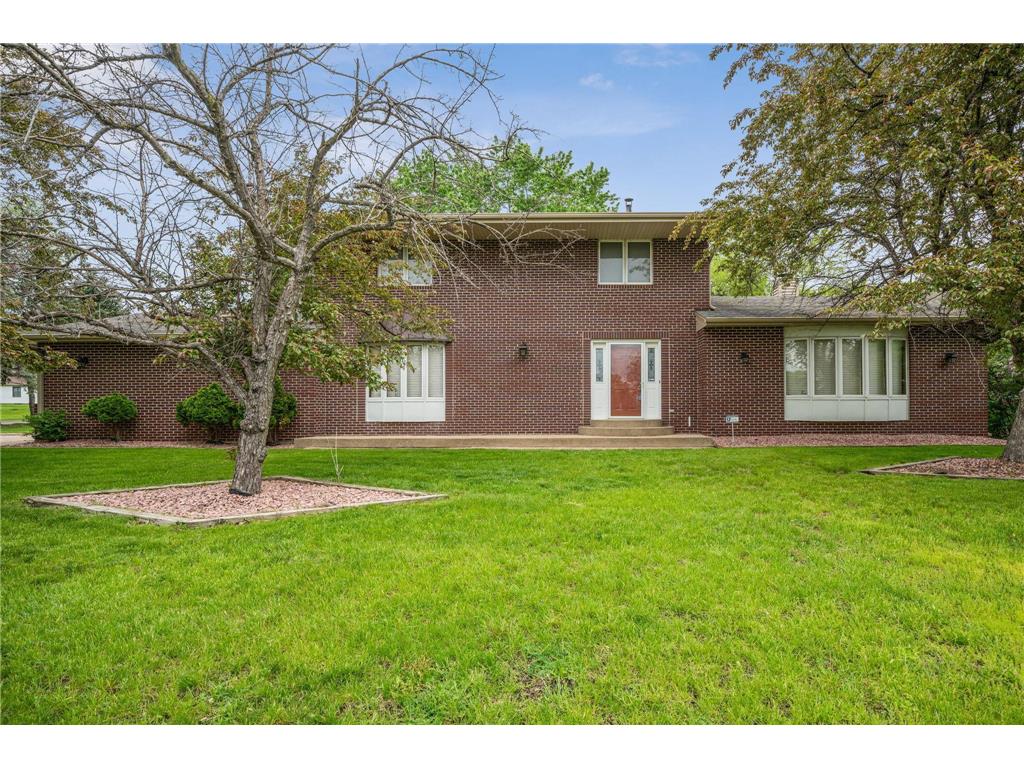 15518 Lac Lavon Drive, Burnsville, MN, 55306 | MLS: 6538206 | Edina Realty