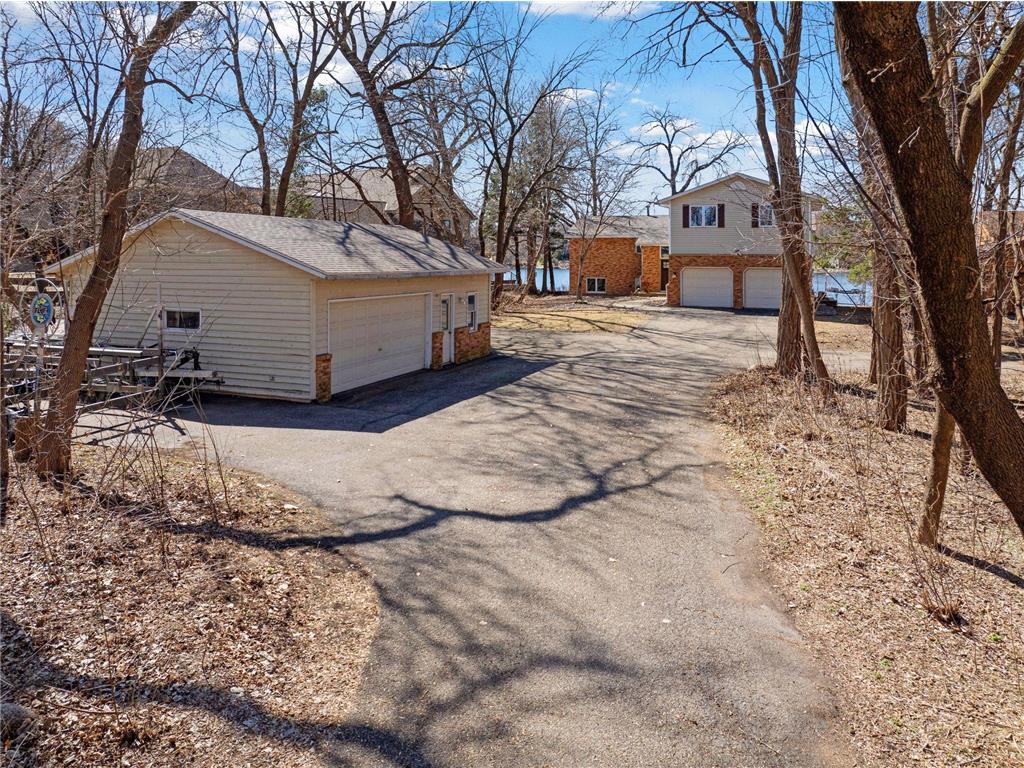 15620 Lac Lavon Drive, Burnsville, MN, 55306 | MLS: 6699164 | Edina Realty