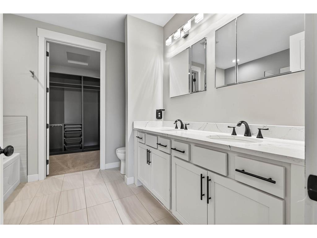 15664 Cobblestone Lake Parkway, Apple Valley, MN, 55124 | MLS: 6811875 ...