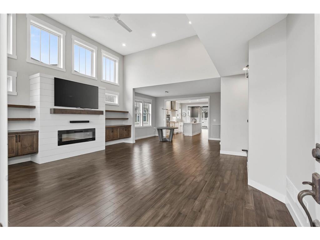 15664 Cobblestone Lake Parkway, Apple Valley, MN, 55124 | MLS: 6811875 ...