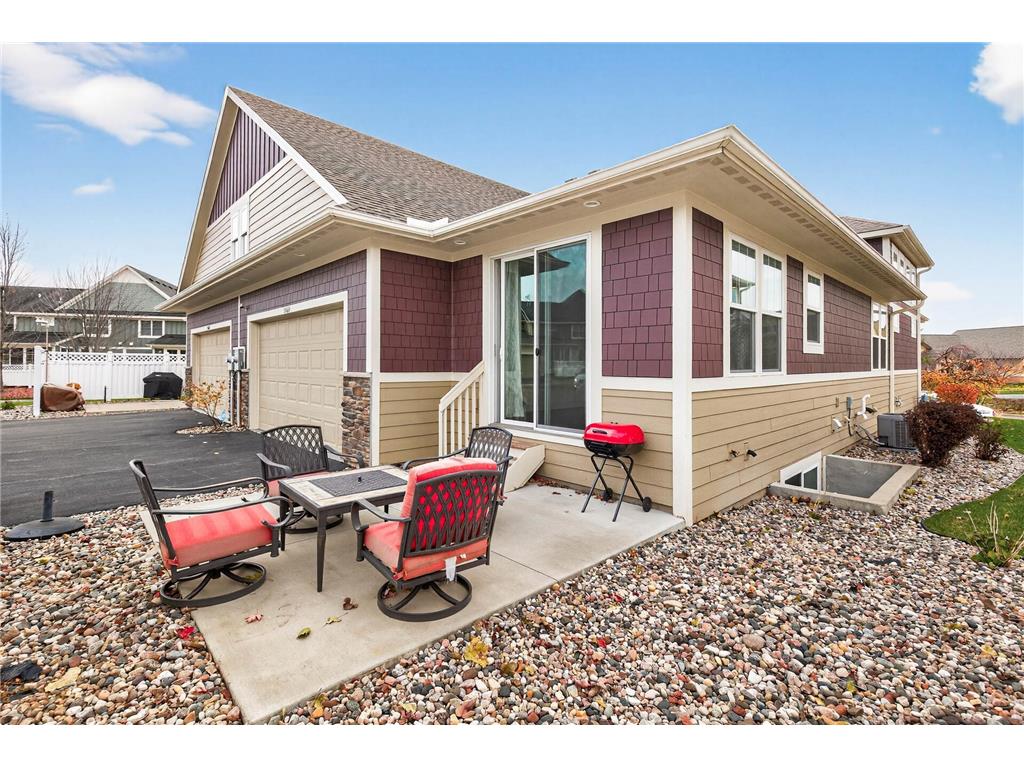 15664 Cobblestone Lake Parkway, Apple Valley, MN, 55124 | MLS: 6811875 ...
