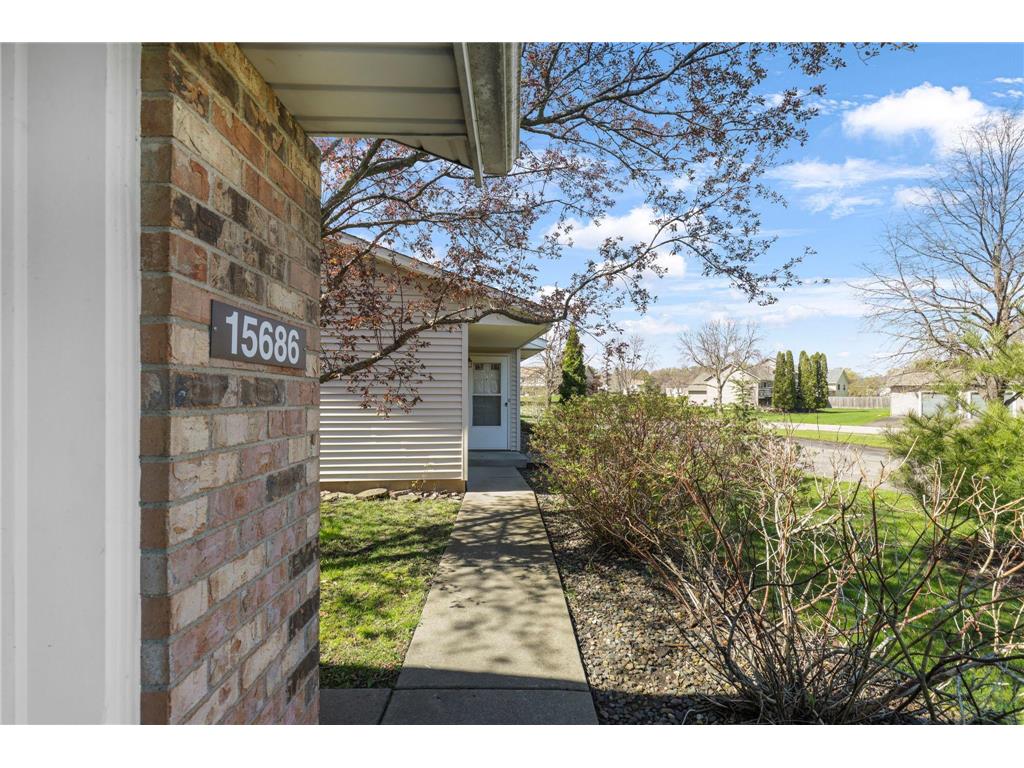15686 Hallmark Way, Apple Valley, MN, 55124 | MLS: 6529358 | Edina Realty