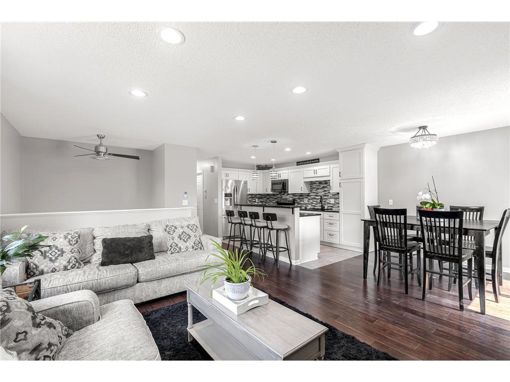 15711 Griffon Path, Apple Valley, MN, 55124 | MLS: 6557700 | Edina Realty