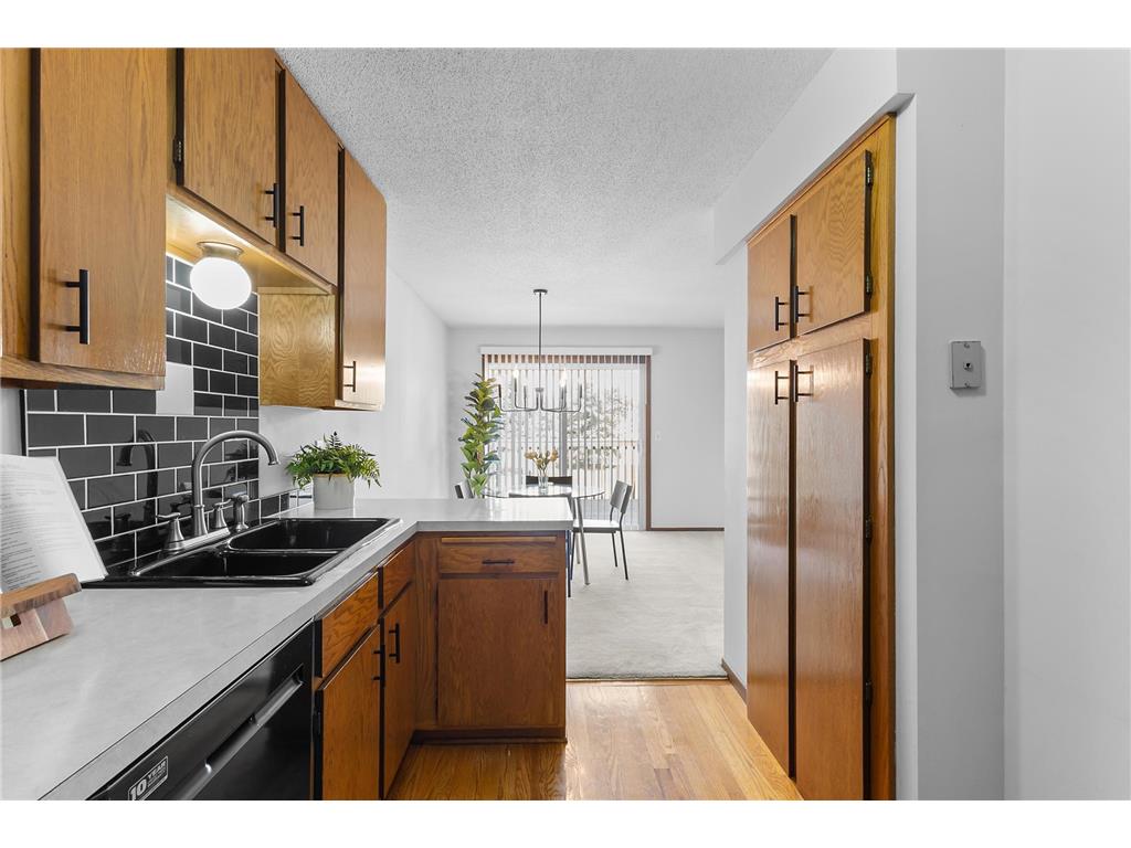 15722 Griffon Court, Apple Valley, MN, 55124 | MLS: 6777654 | Edina Realty