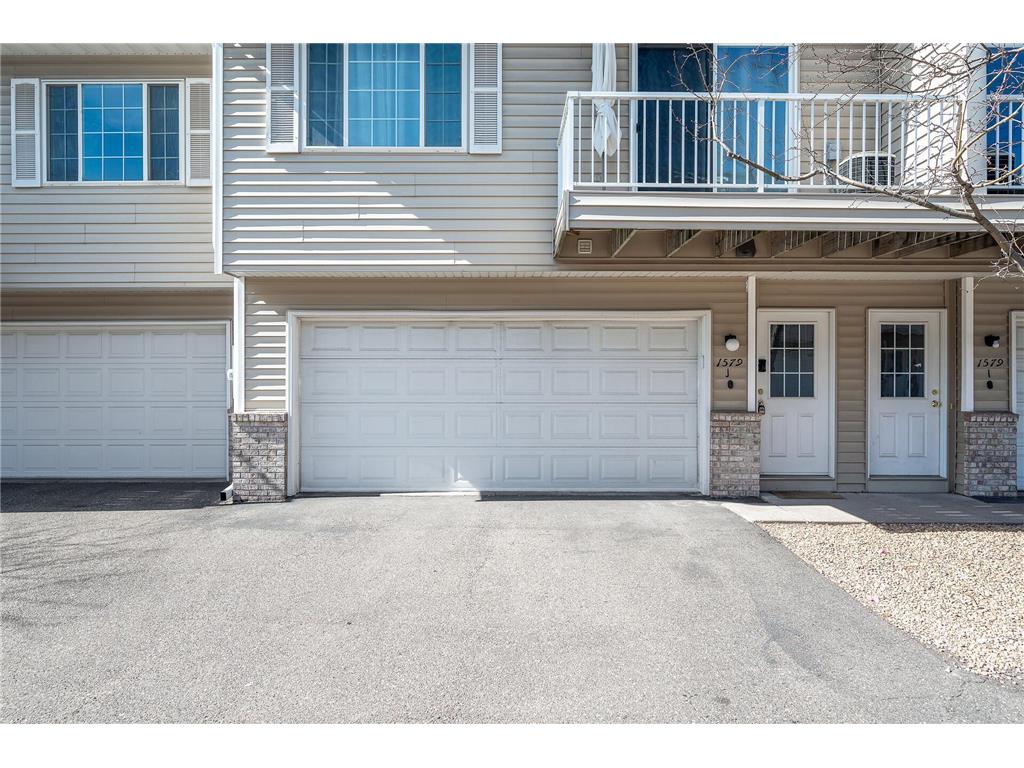 1579 County Road D E #J, Maplewood, MN, 55109 | MLS: 6474377 | Edina Realty