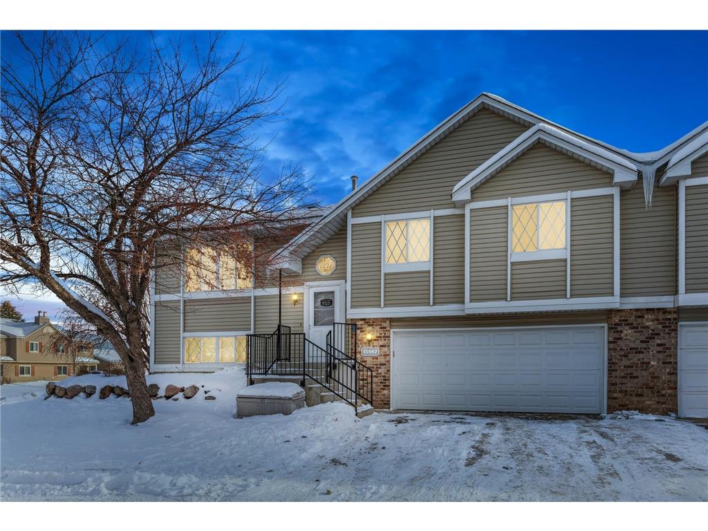 15887 Griffon Path, Apple Valley, MN, 55124 | MLS: 6318223 | Edina Realty