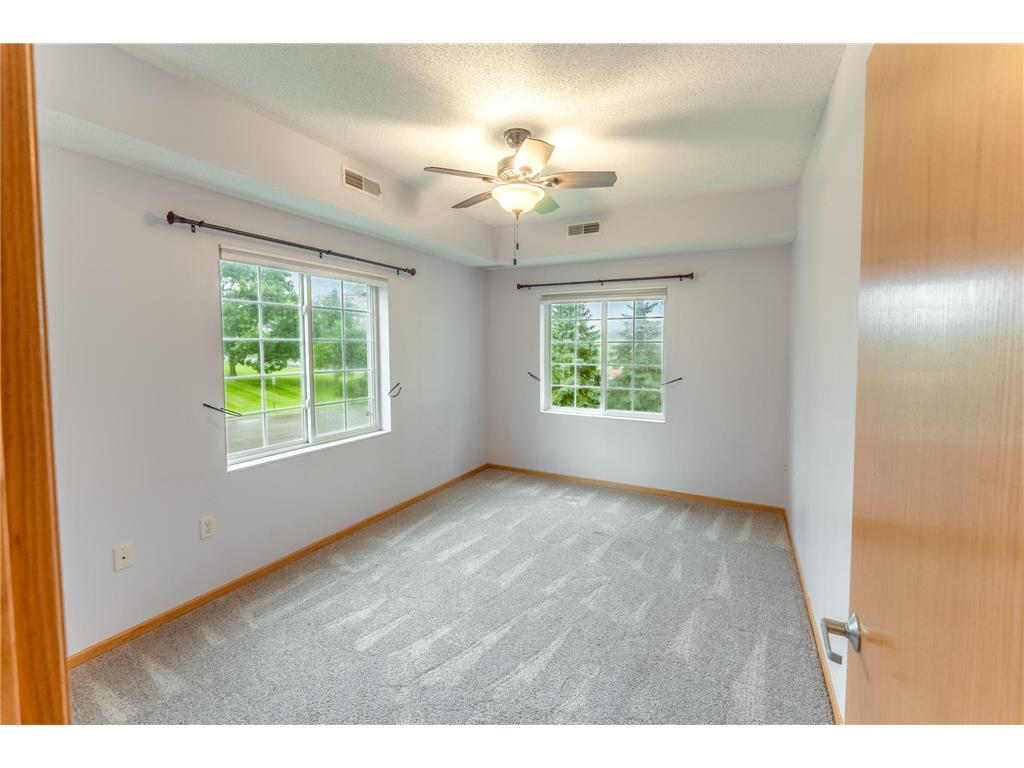 1590 Parkwood Drive #102, Woodbury, MN, 55125 | MLS: 6740012 | Edina Realty