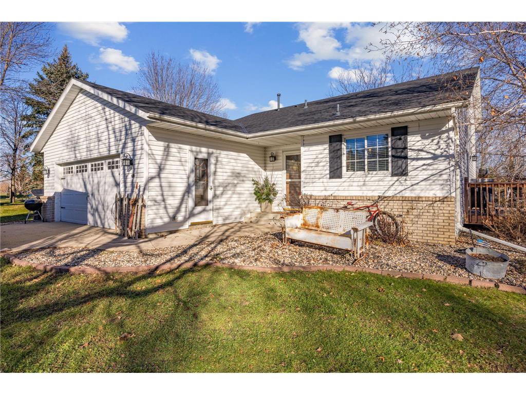 16105 Golfview Road W, New London, MN, 56273 | MLS: 6396977 | Edina Realty