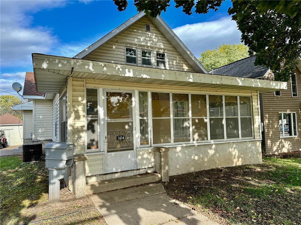 1614 W 5th Street, Winona, MN, 55987 | MLS: 6450443 | Edina Realty