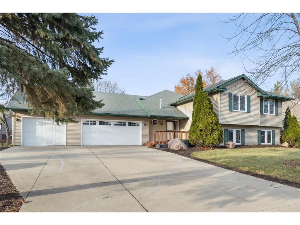 16186 Logarto Lane, Lakeville, MN, 55044 | MLS: 6634324 | Edina Realty