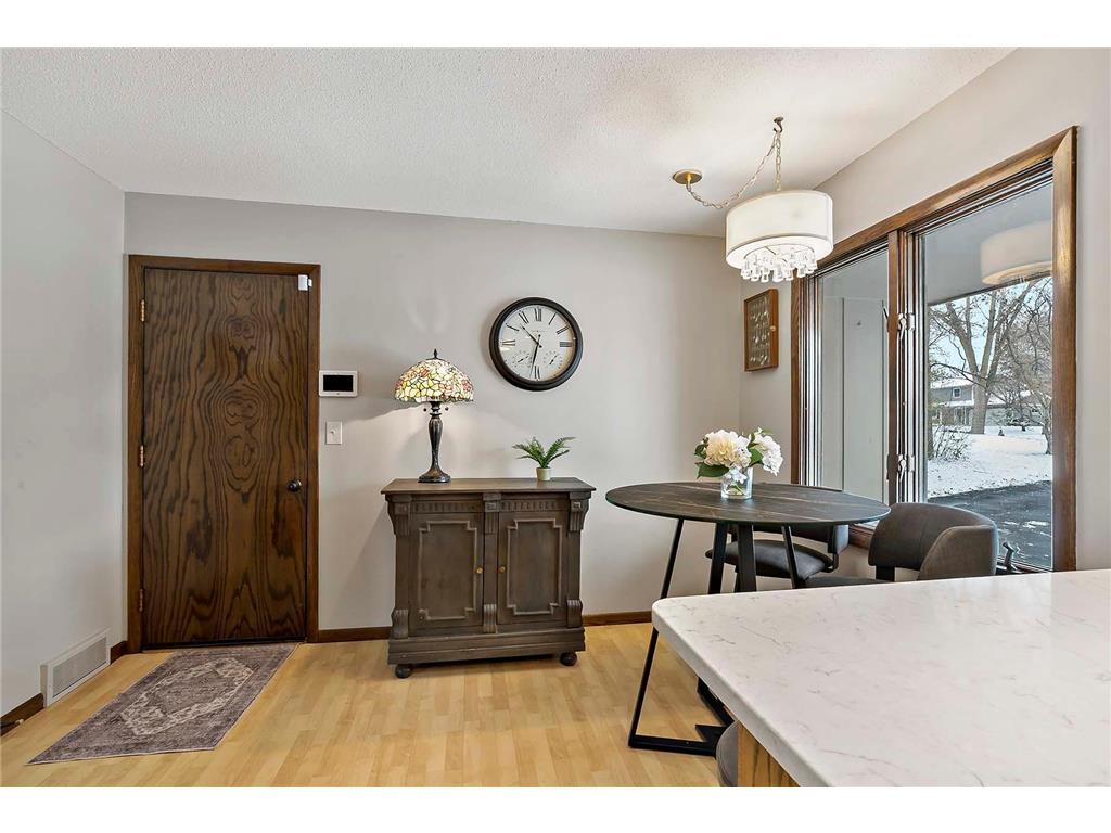 16201 Hillcrest Lane, Eden Prairie, MN, 55346 | MLS: 6815786 | Edina Realty