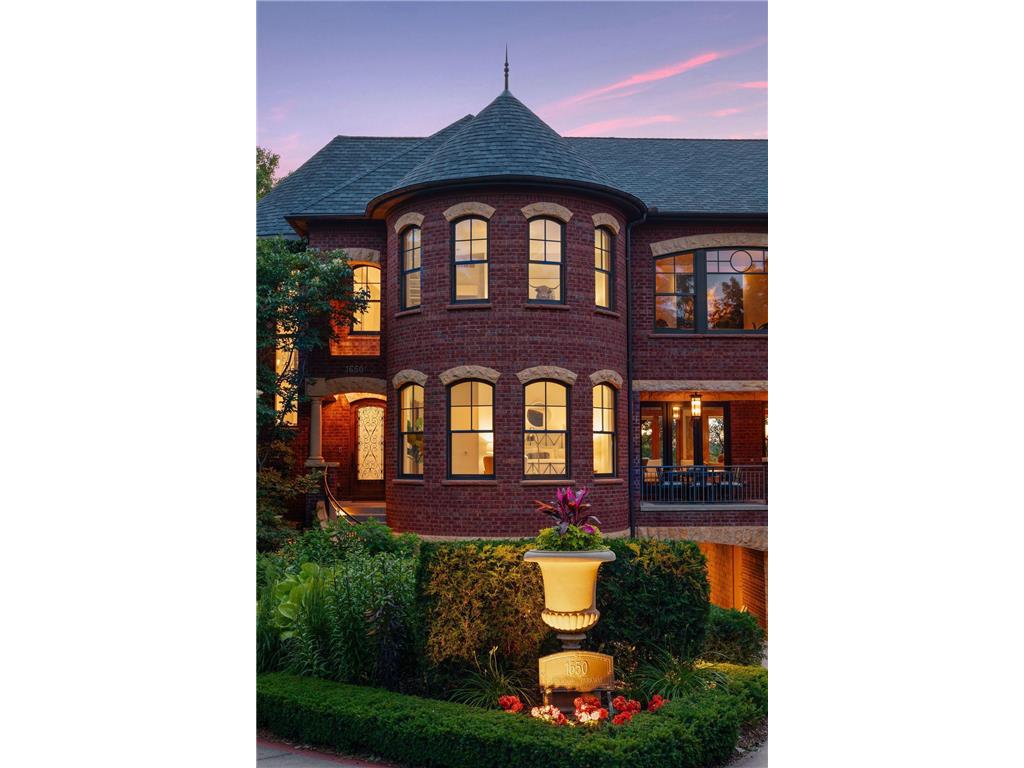 1650 Kenwood Parkway, Minneapolis, MN, 55405 | MLS: 6546738 | Edina Realty