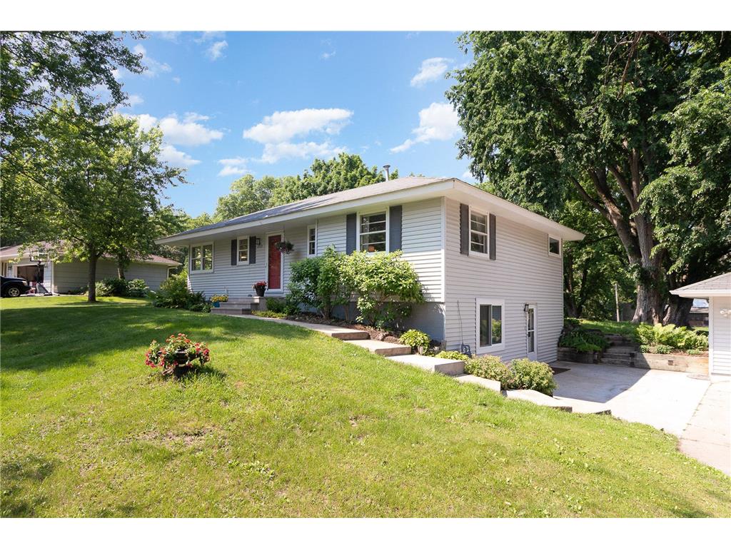 16522 Elm Drive, Minnetonka, MN, 55345 | MLS: 6733223 | Edina Realty