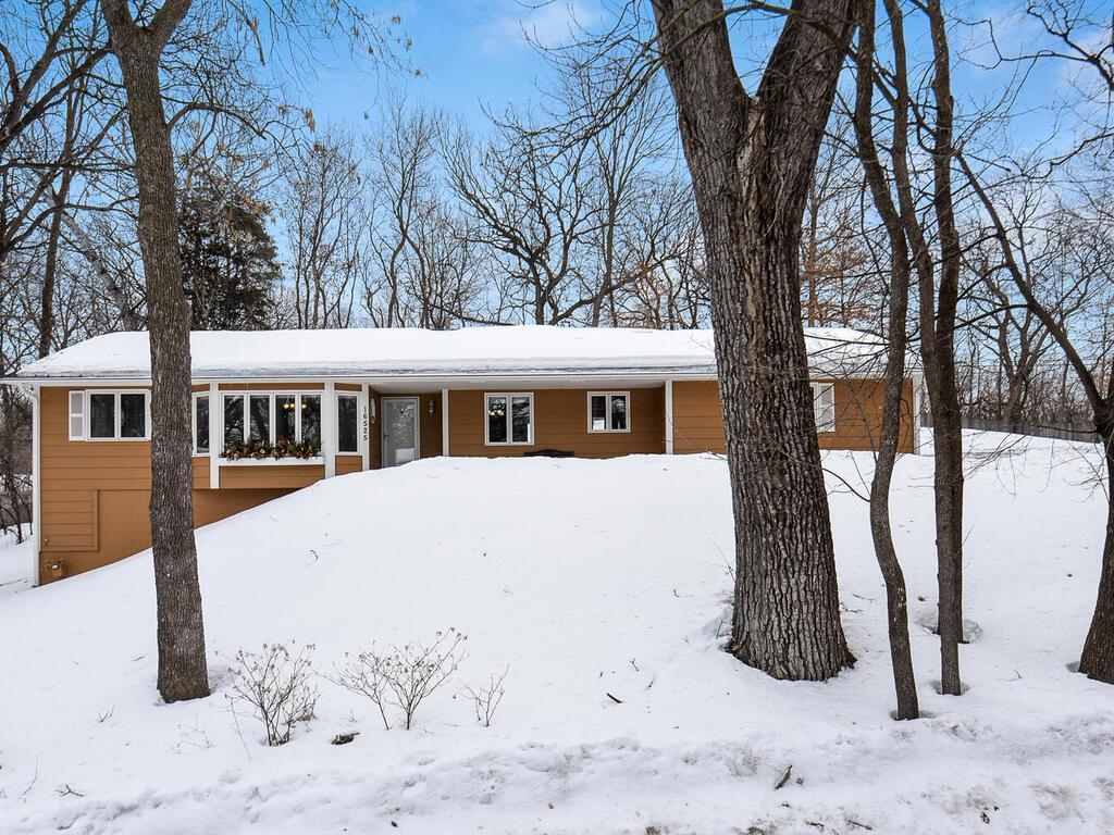16525 Canterbury Drive, Minnetonka, MN, 55345 | MLS: 6345572 | Edina Realty