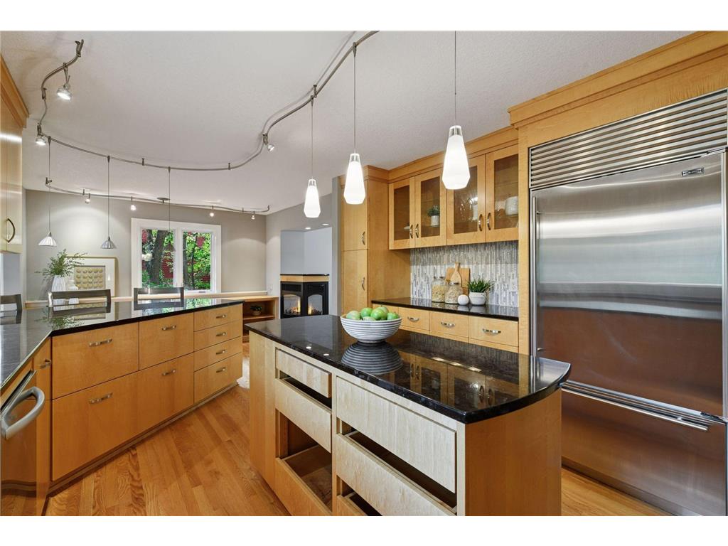 16795 Whittington Walk, Eden Prairie, MN, 55346 | MLS: 6777168 | Edina ...