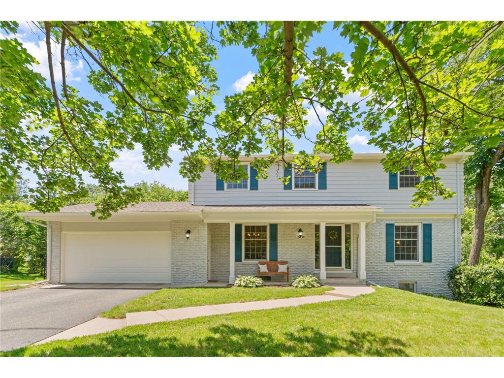 16837 Canterbury Drive, Minnetonka, MN, 55345 | MLS: 6551853 | Edina Realty