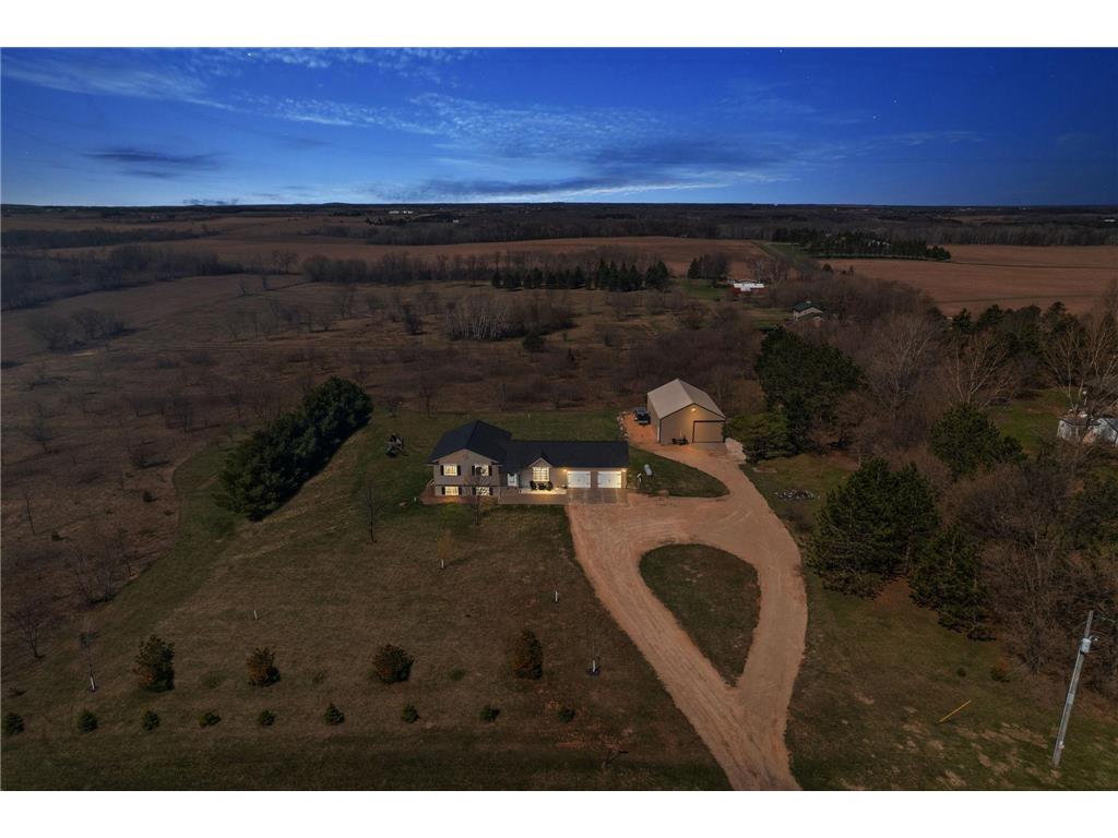 1686 County Road T, Erin Prairie Twp, WI, 54017 | MLS: 6361496 | Edina ...