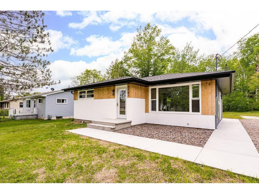 1703 N Basswood Avenue, Duluth, MN, 55811 | MLS: 6740376 | Edina Realty