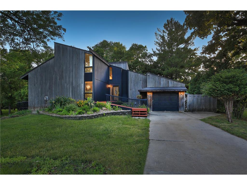 1704 4th Street SW, Austin, MN, 55912 | MLS: 6322604 | Edina Realty