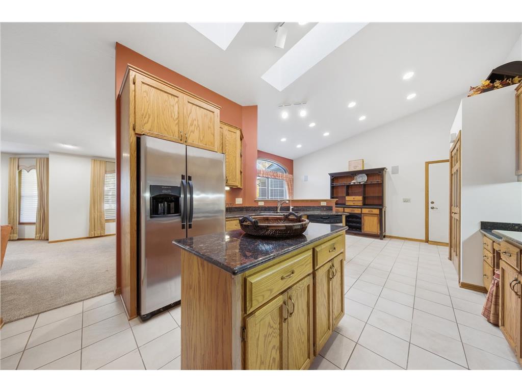 1708 Kerry Lane, Woodbury, MN, 55125 | MLS: 6782564 | Edina Realty